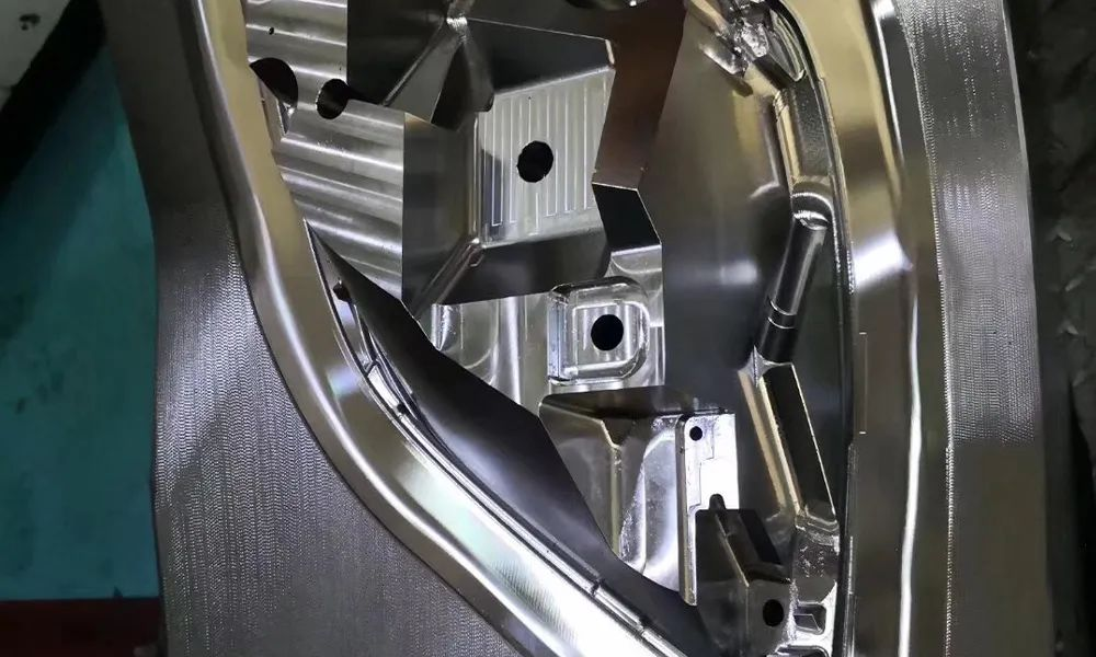What is rapid tooling? What are its advantages?